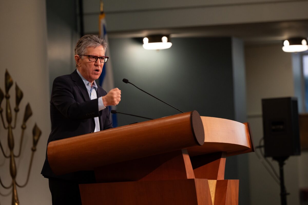 In fiery address, Rabbi Ammiel Hirsch rails against HUC ordaining anti ...
